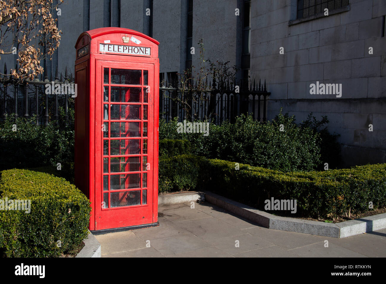Old-fashioned red telephone box outside St Paul's Cathedral, London ...