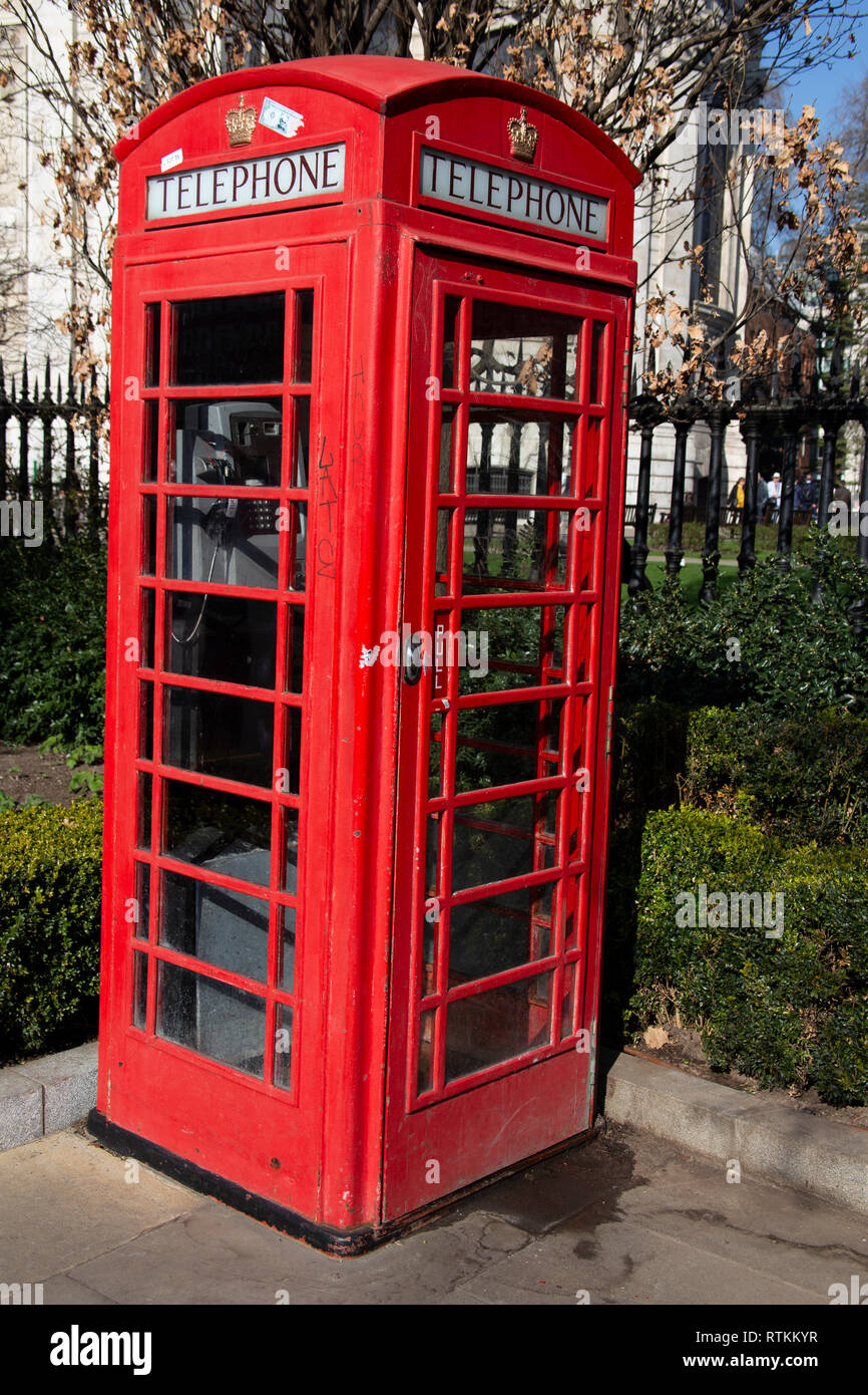 Old-fashioned red telephone box outside St Paul's Cathedral, London ...