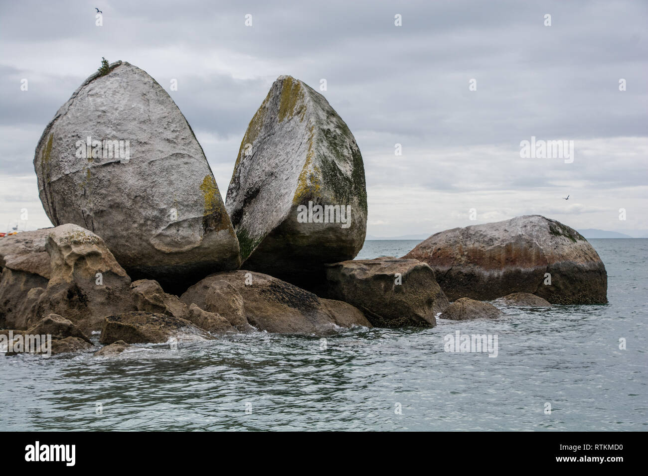 Split apple rock hi-res stock photography and images - Alamy