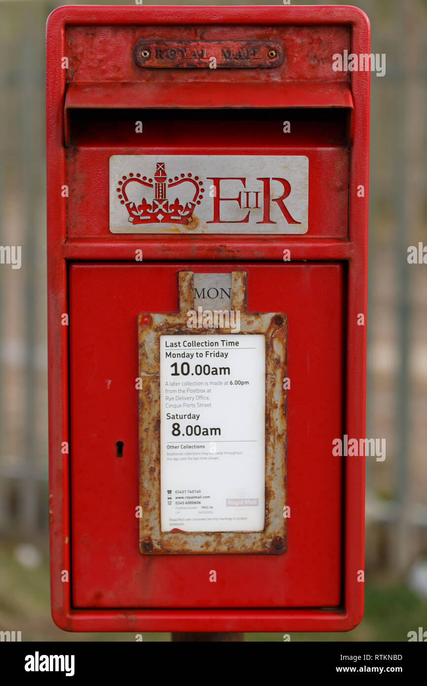 Old red Post Box Stock Photo - Alamy