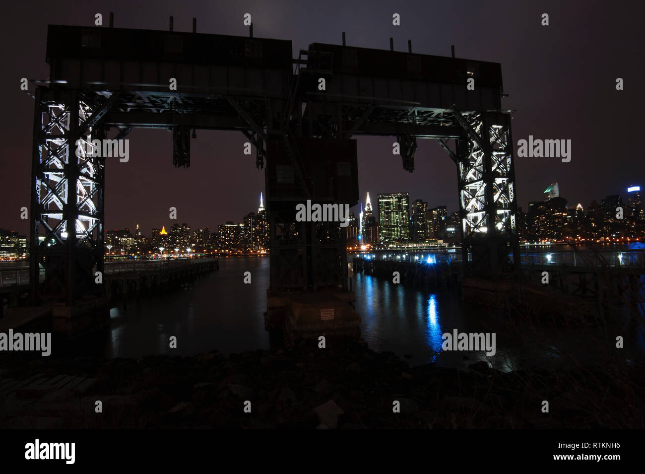 Gantry plaza state park hi-res stock photography and images - Alamy