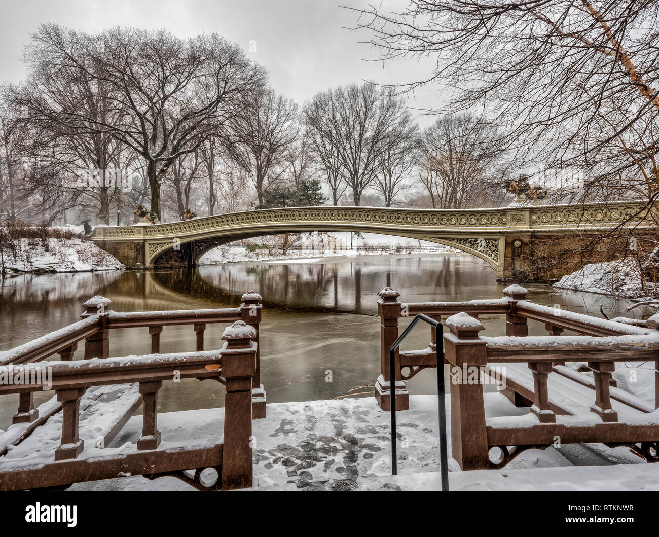 Bow Bridge in New York City, Central Park Manhattan Stock Photo - Alamy