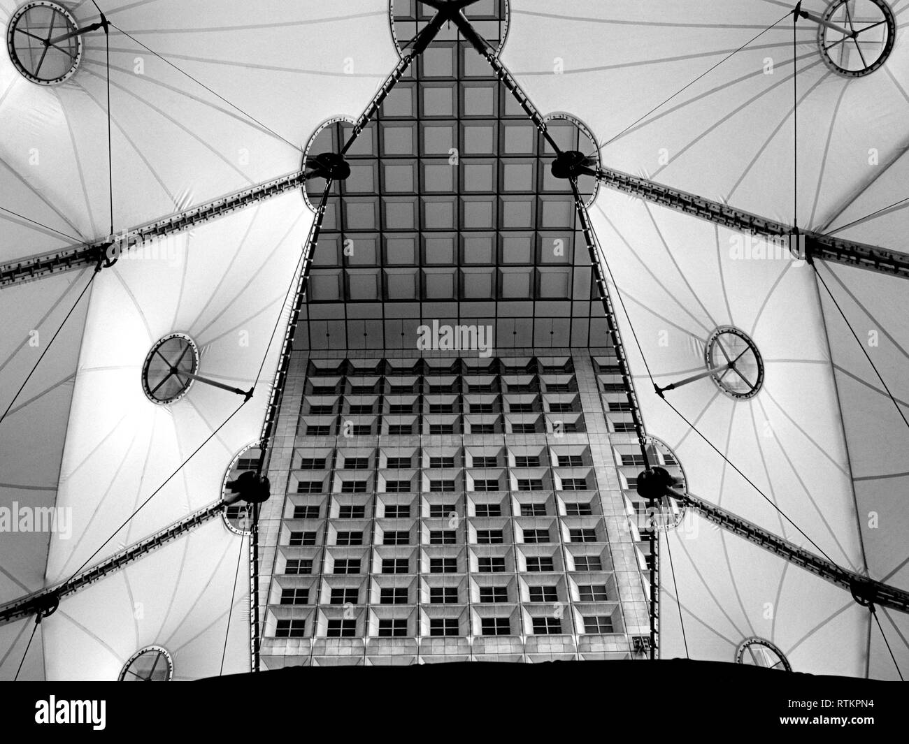 PARIS ARCHE - ARCHE DE LA DÉFENSE DETAILS - DESIGNED BY JOHAN OTTO VON ...