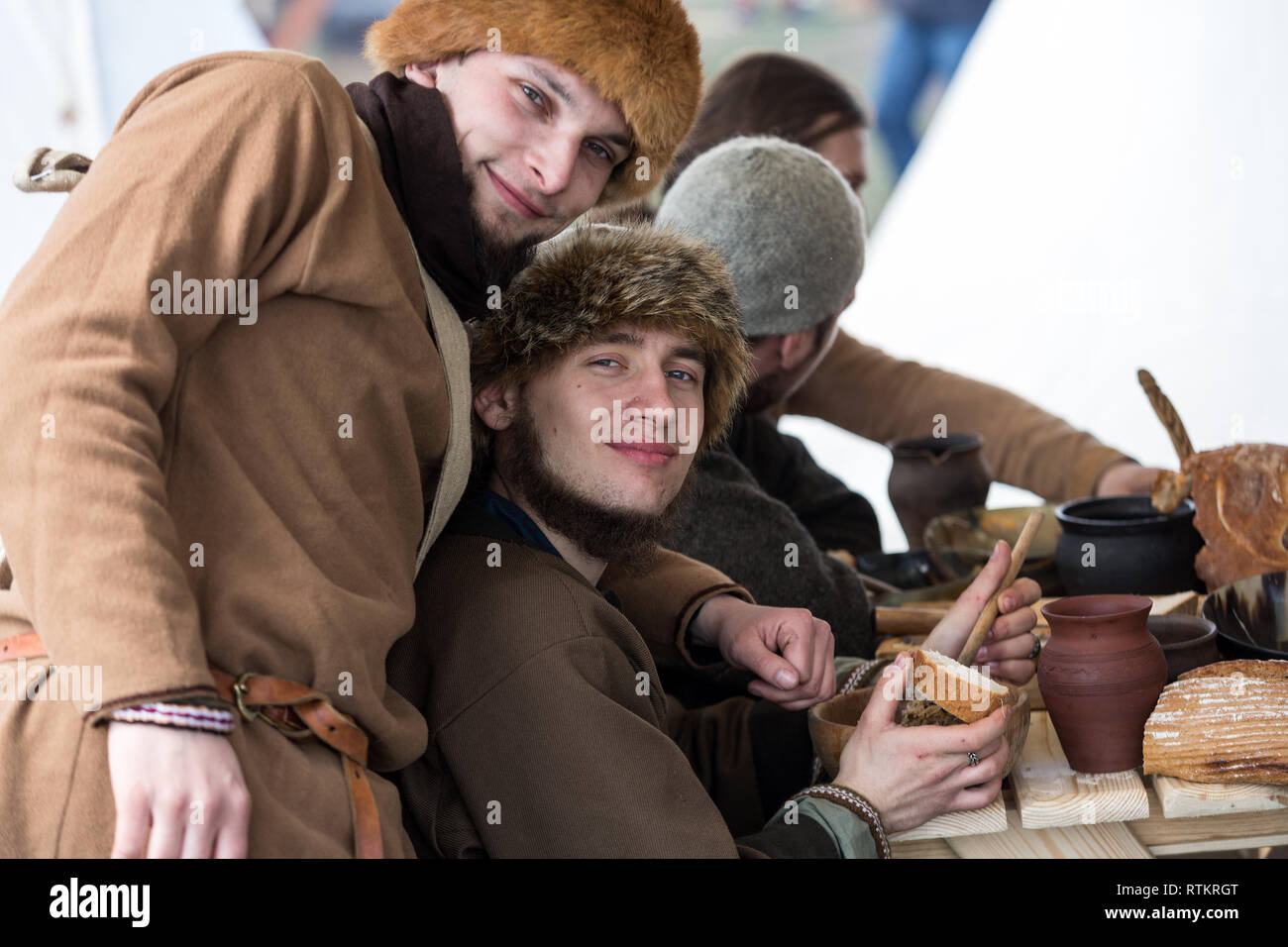 Knight camp during the traditional Medieval festival Stock Photo - Alamy