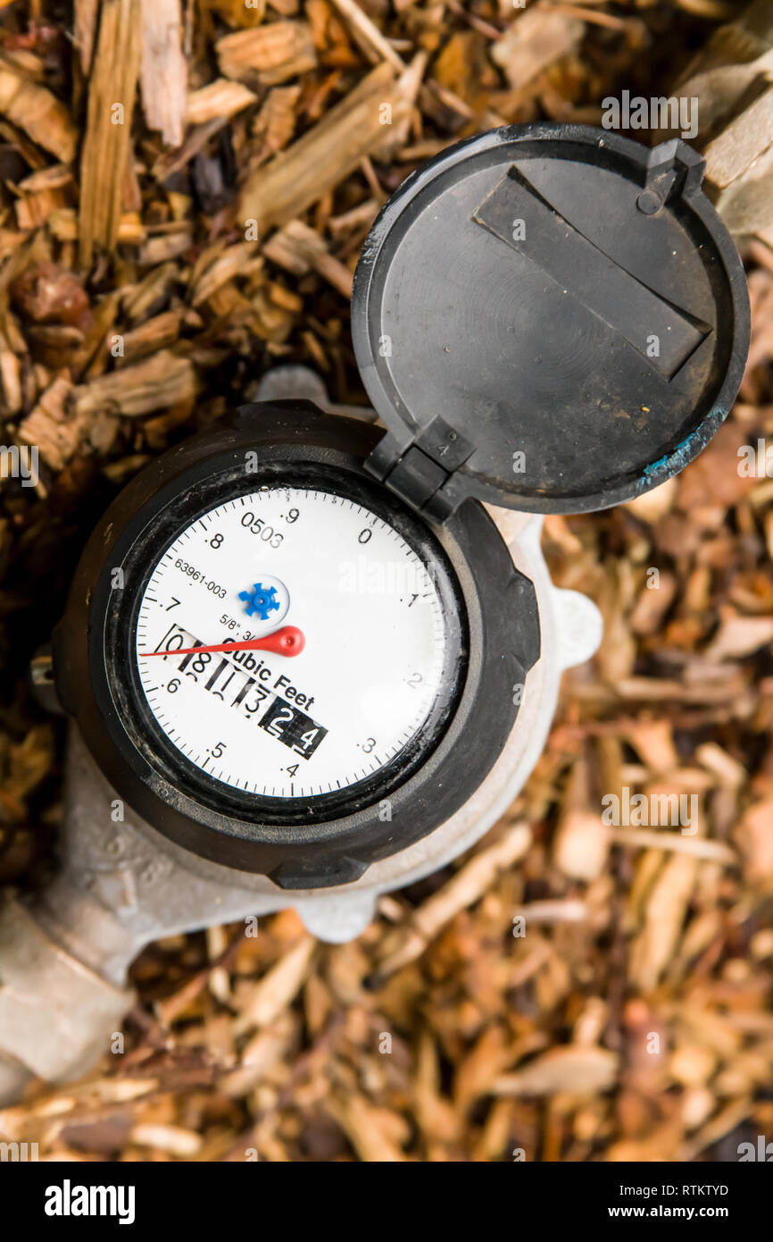 Water meter lid hi-res stock photography and images - Alamy Water meter lid hi-res stock photography and images - Alamy