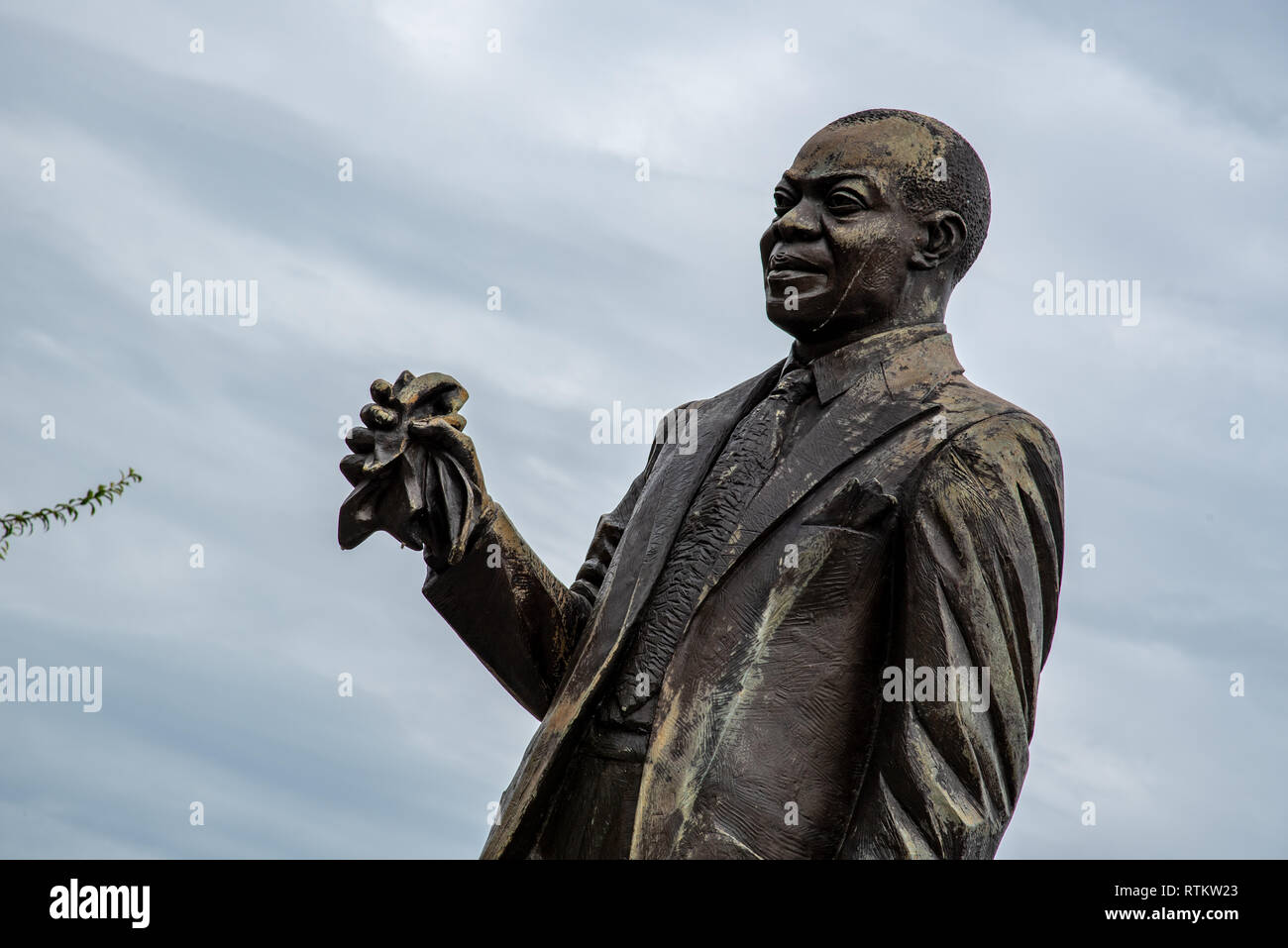 Louis armstrong statue new orleans hi-res stock photography and images ...