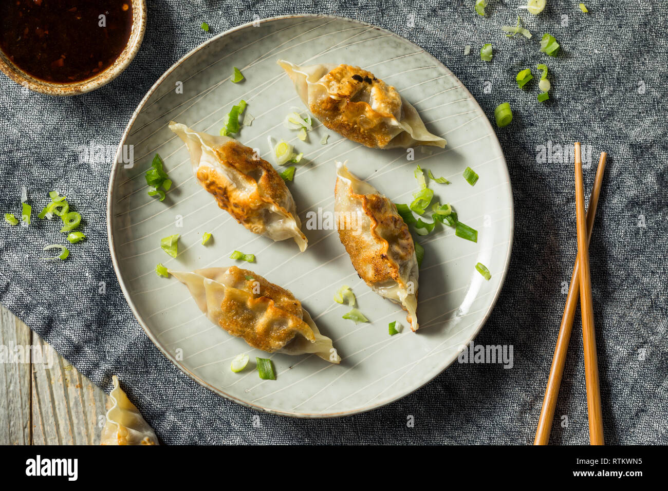 Homemade Korean Mandu Pork Dumplings Ready to Eat Stock Photo - Alamy