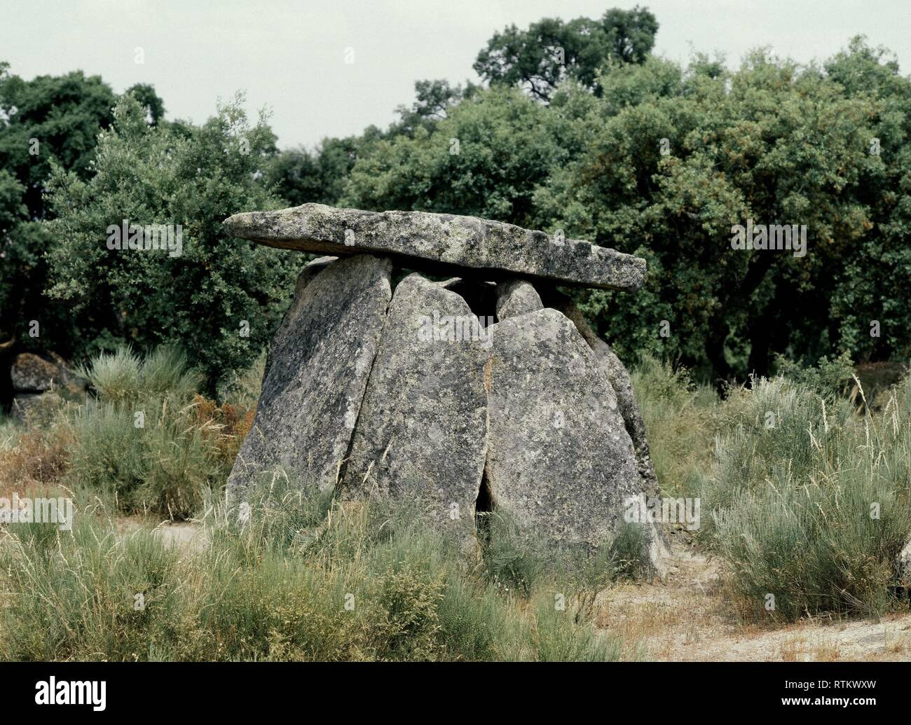 Dolmen valencia de alcantara hi-res stock photography and images - Alamy