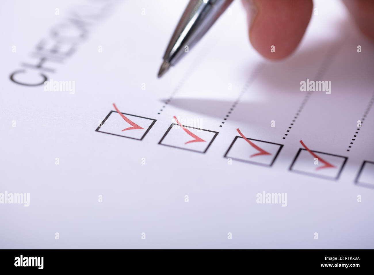 Check mark line hi-res stock photography and images - Alamy