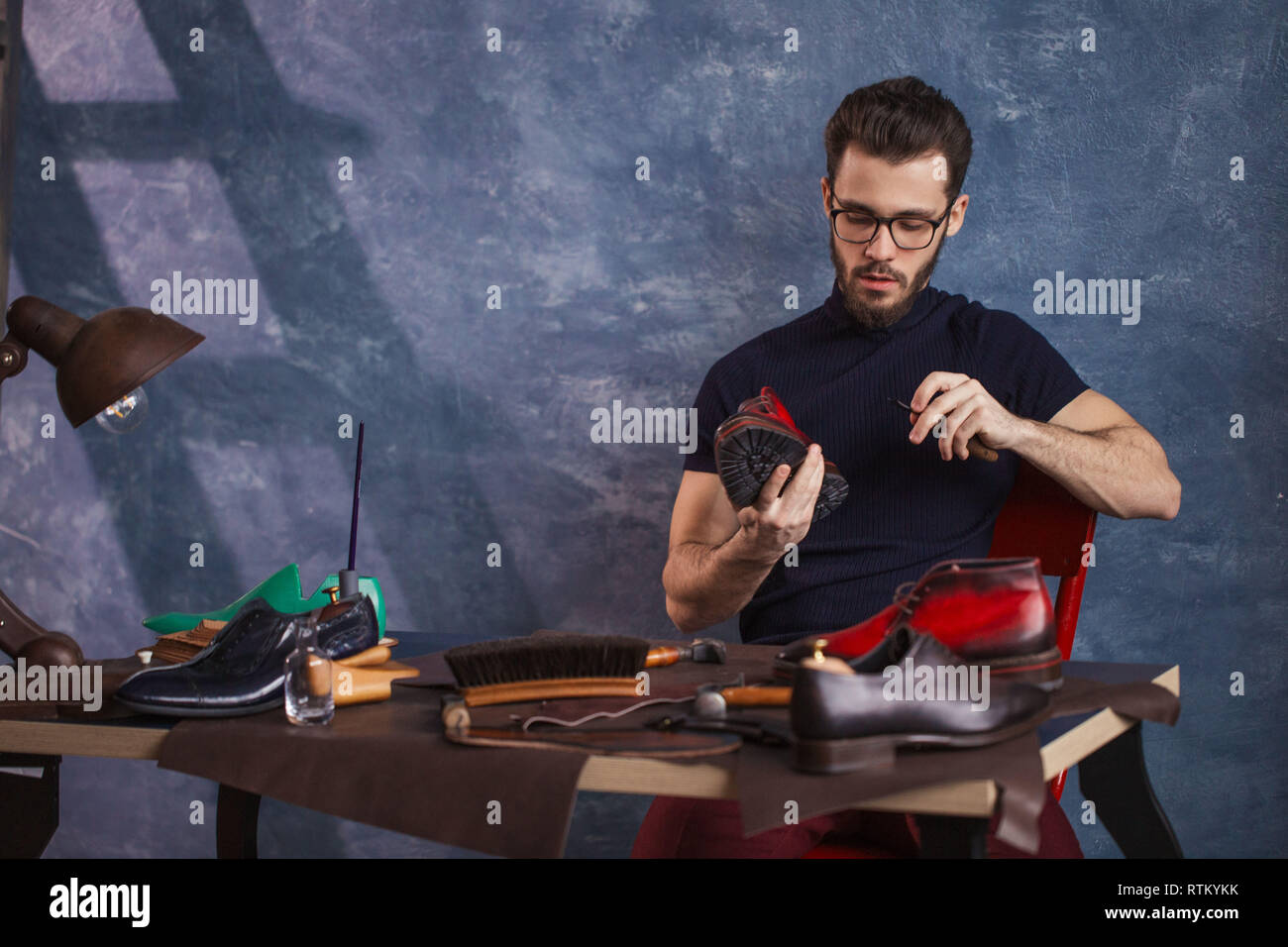 A shoemakers workshop hi-res stock photography and images - Alamy