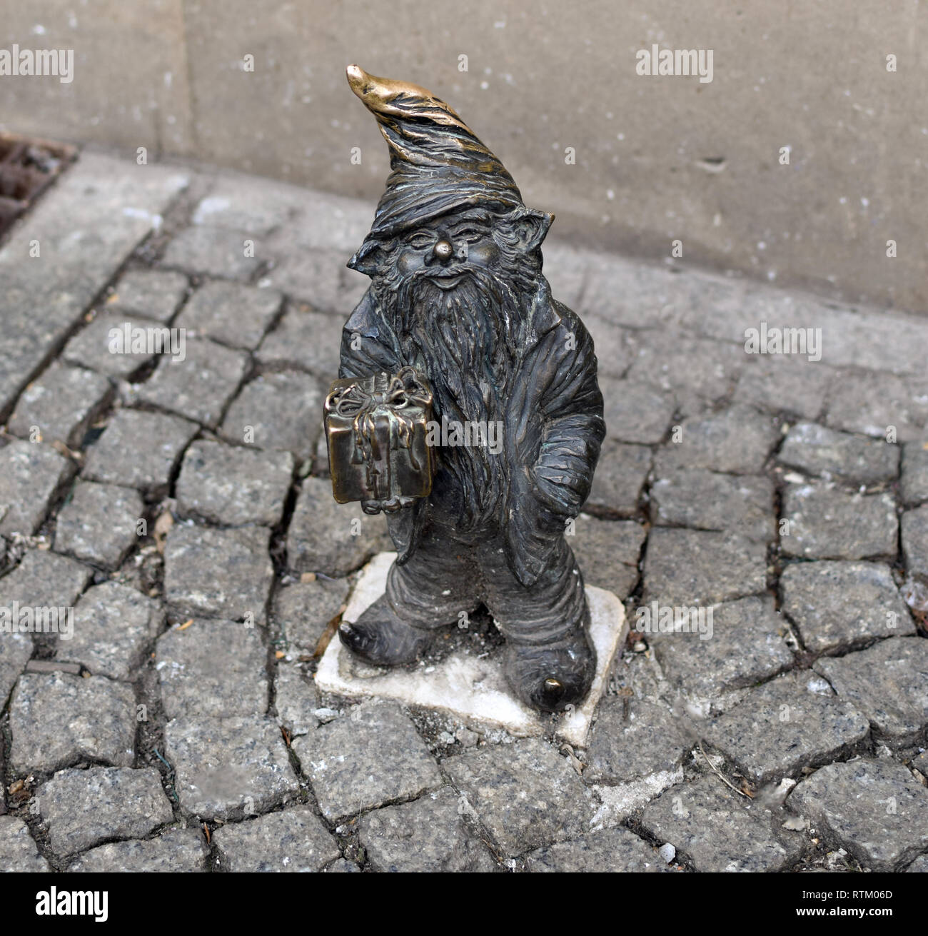 Wroclaw dwarfs hi-res stock photography and images - Alamy