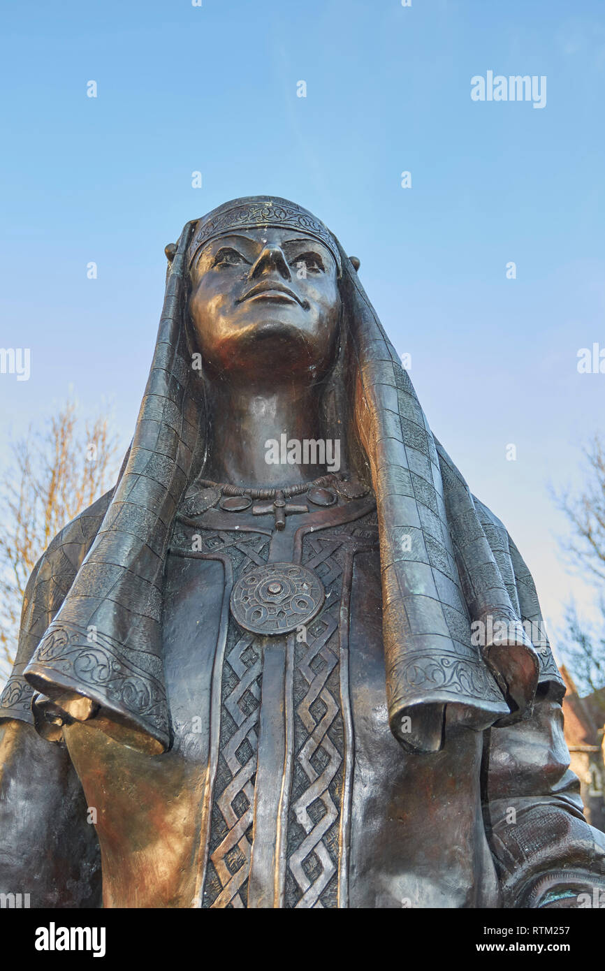 Queen Bertha of Kent statue in Lady Wootton's Green, Canterbury, Kent ...