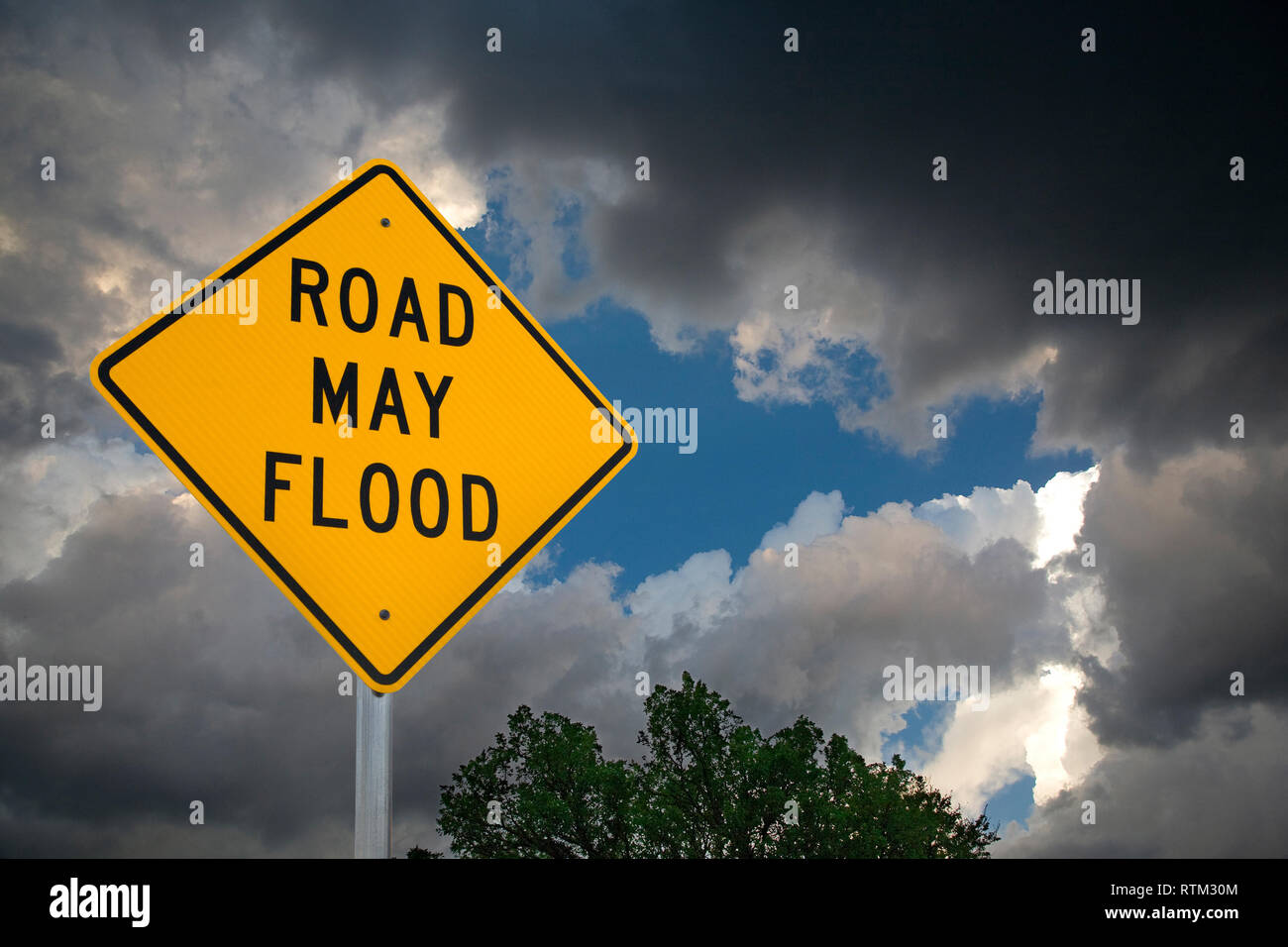 Flood area sign hi-res stock photography and images - Alamy