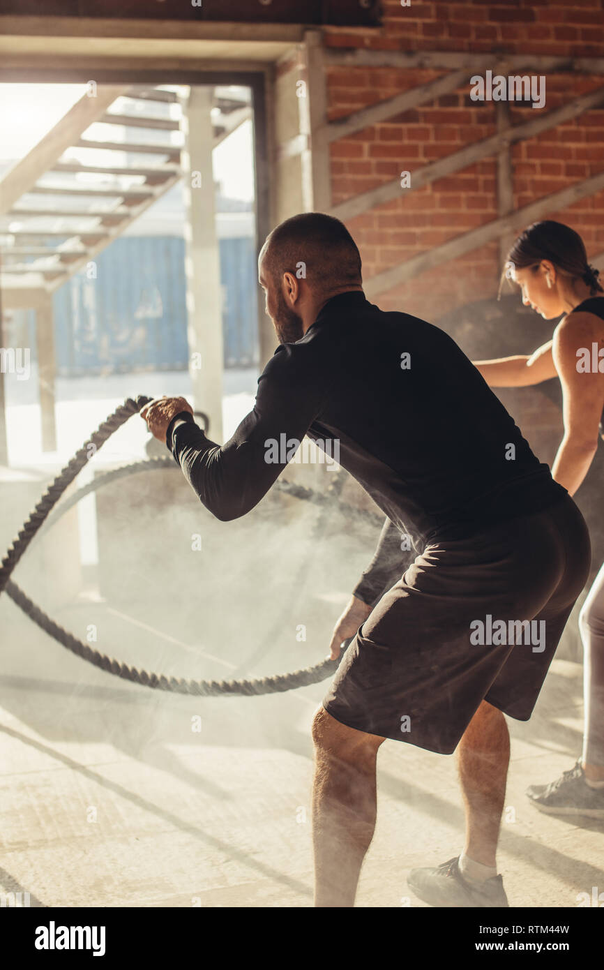 Tense ropes hi-res stock photography and images - Alamy