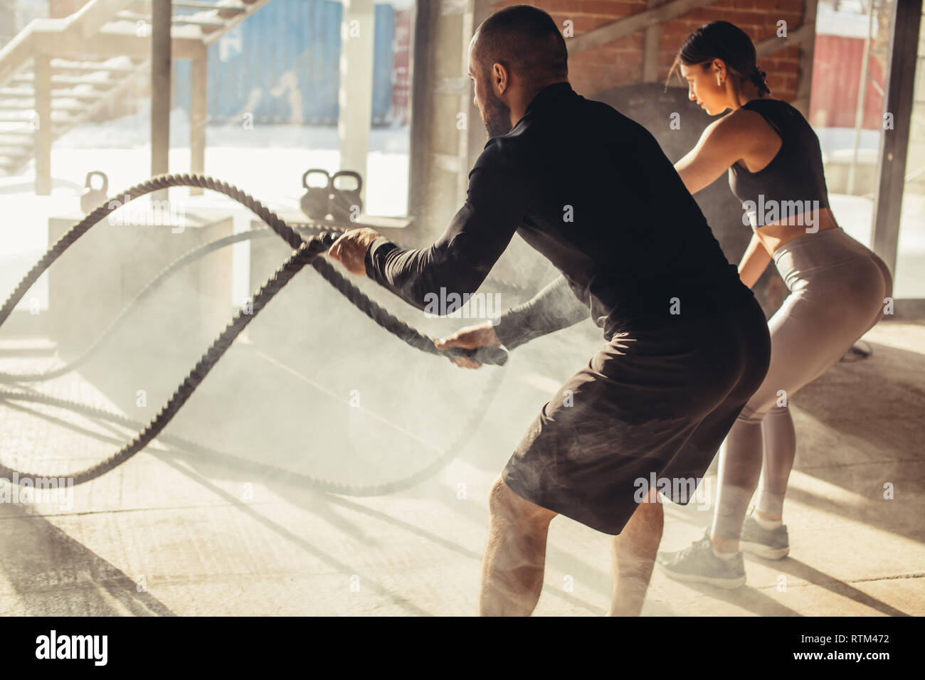 Tense ropes hi-res stock photography and images - Alamy