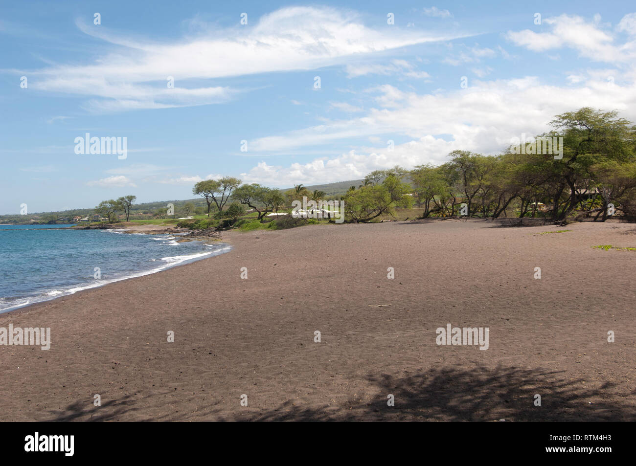 Black Sand Beach on the North Side of Pu'u Olai Maui Stock Photo - Alamy