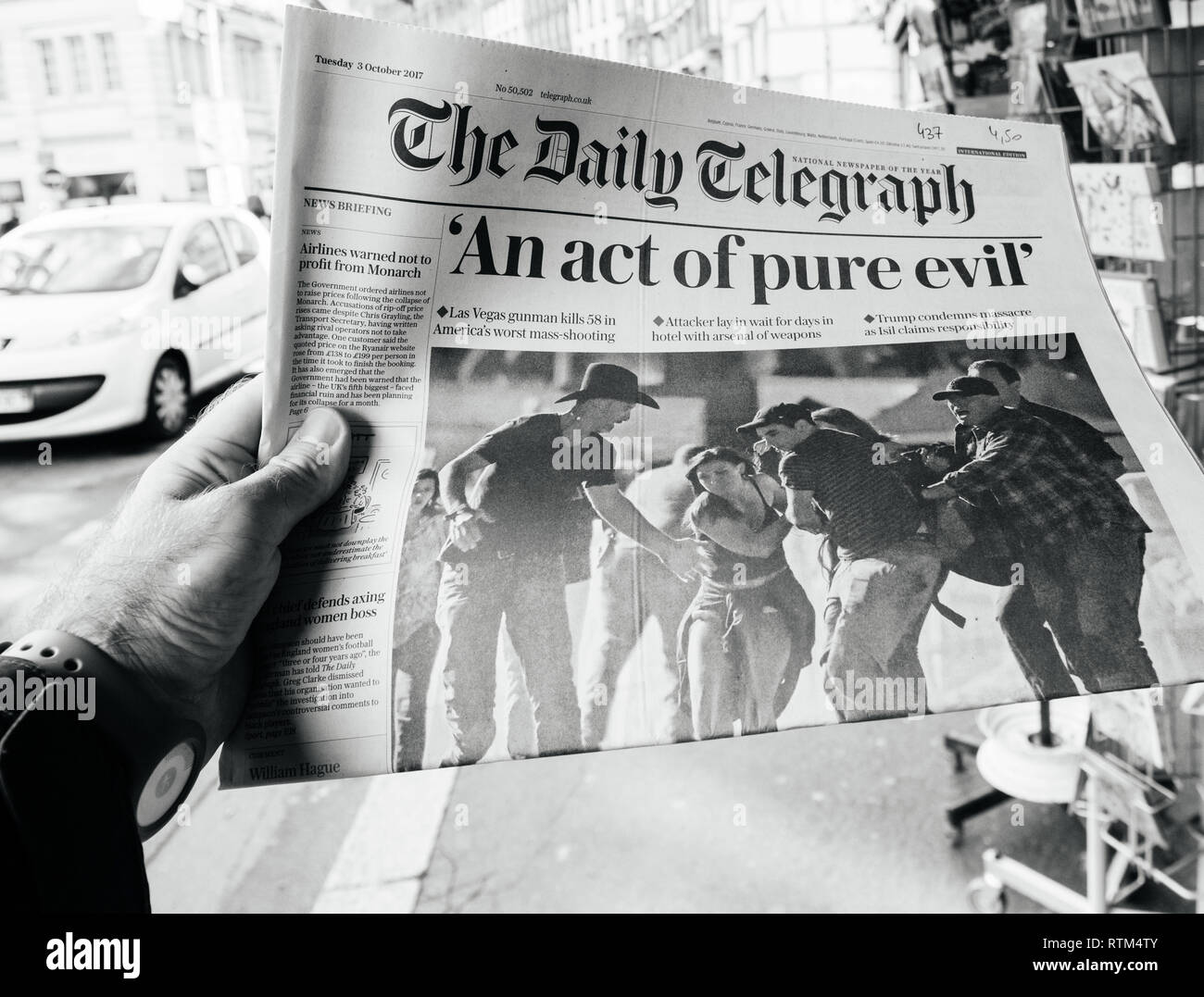 Daily telegraph newspaper stand hi-res stock photography and images - Alamy
