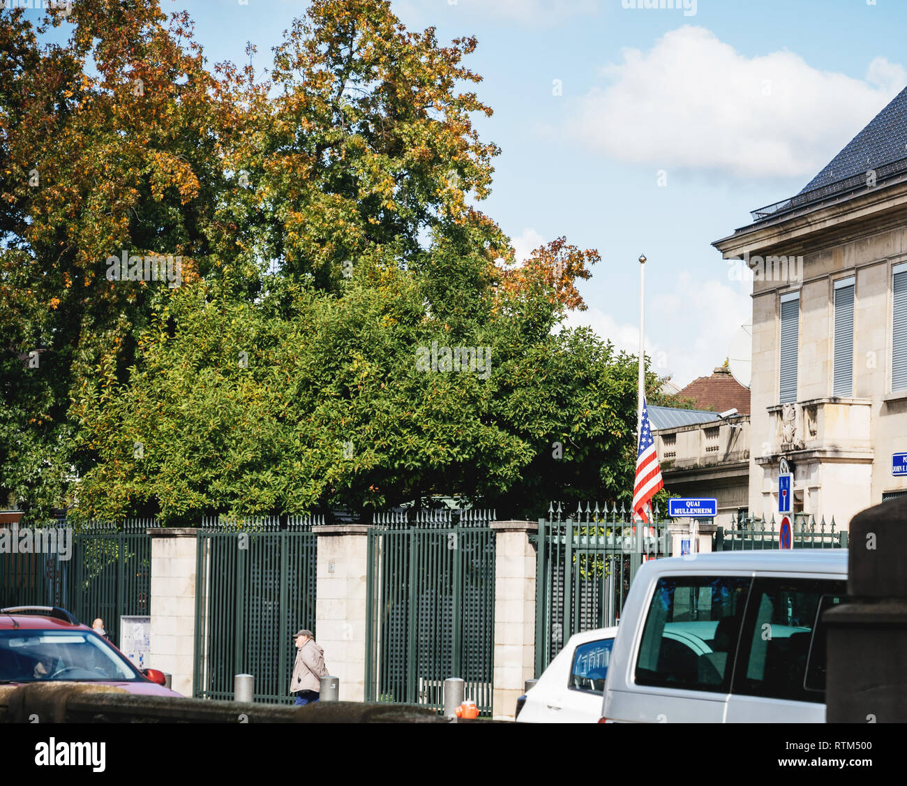 Us embassy paris flag hi-res stock photography and images - Alamy