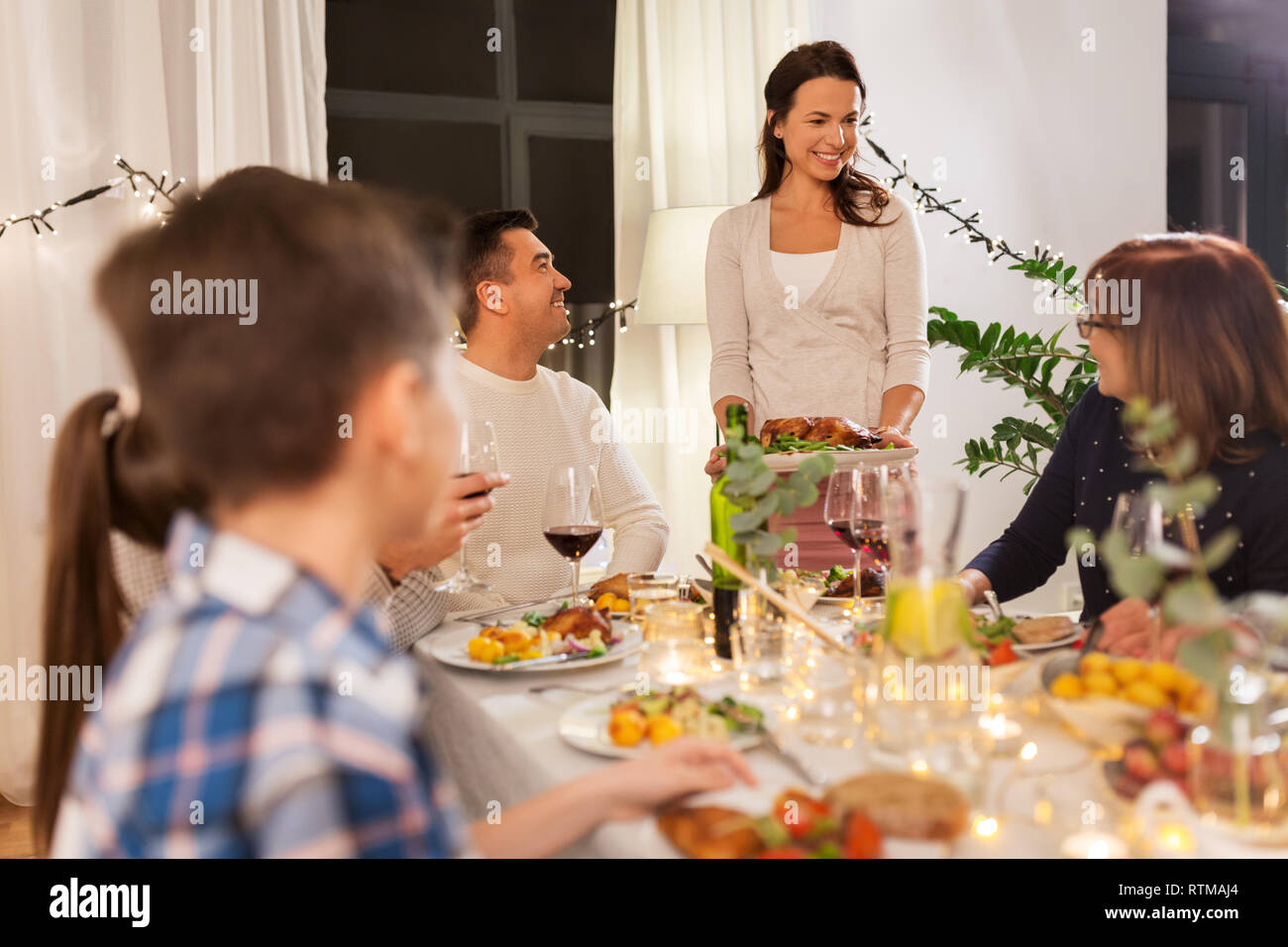 Family dinner together turkey hi-res stock photography and images - Alamy