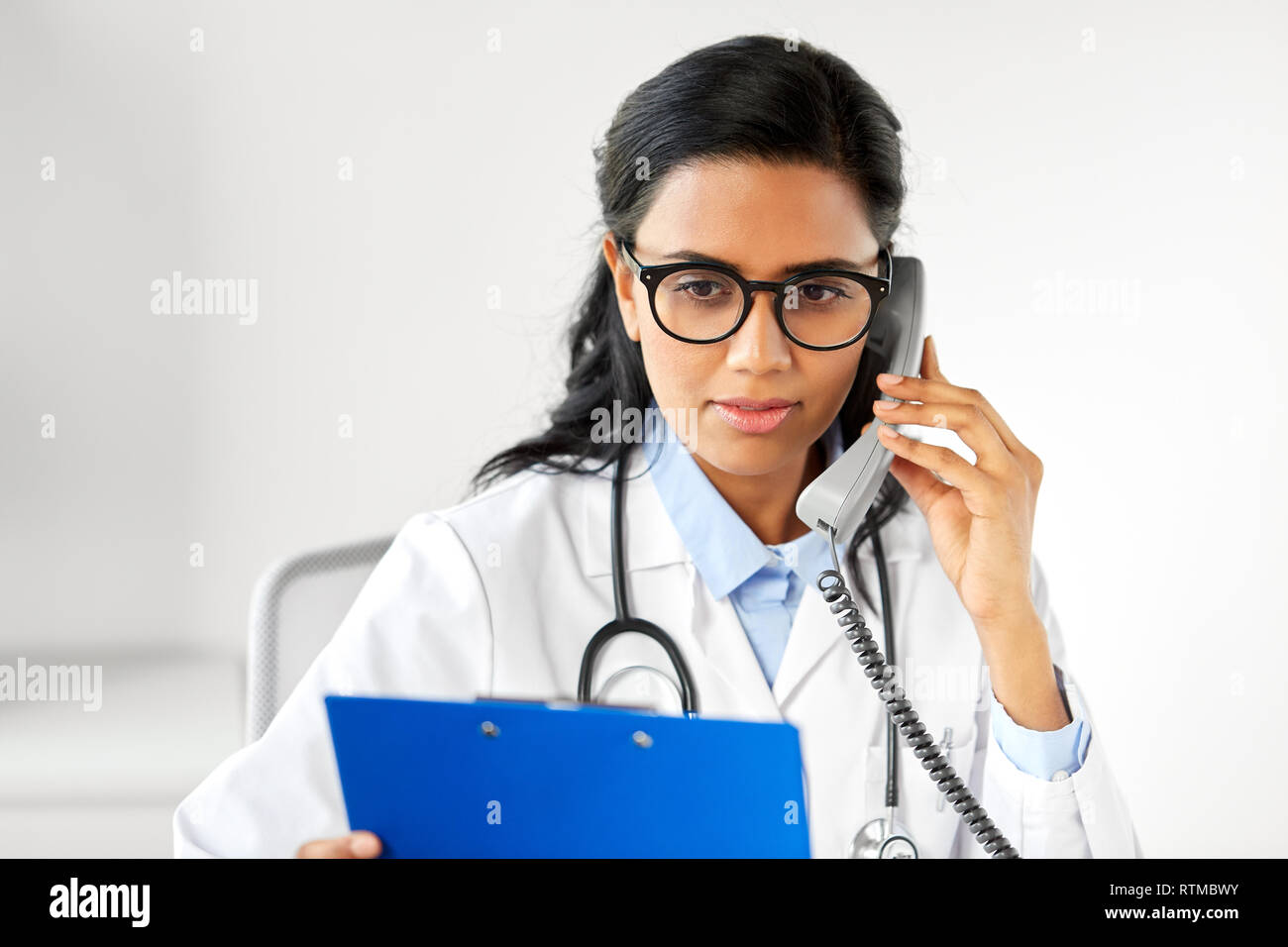 Hospital phone hi-res stock photography and images - Alamy