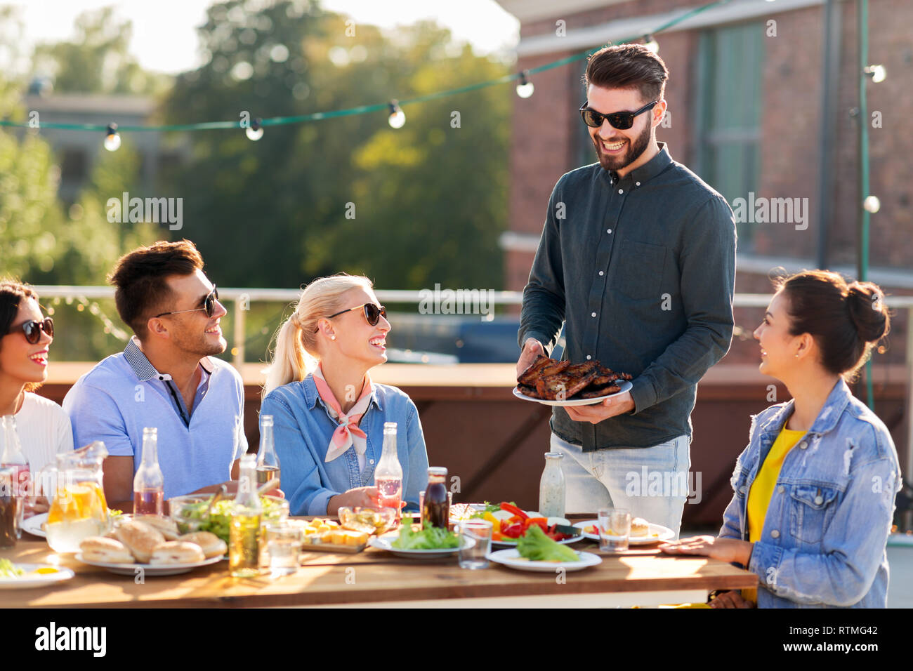 Bbq party hi-res stock photography and images - Alamy