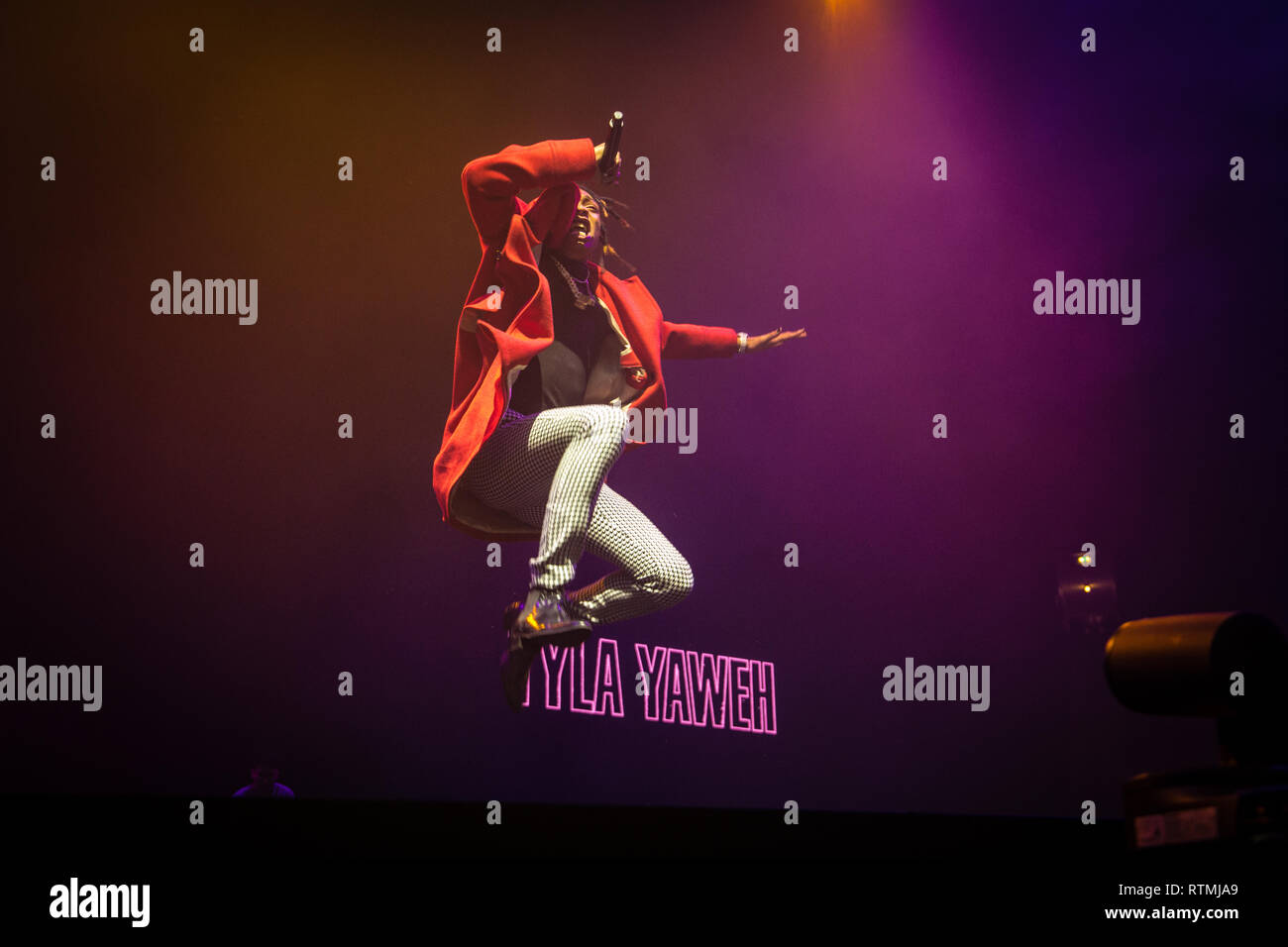 Tyla yaweh jumps into crowd hi-res stock photography and images - Alamy