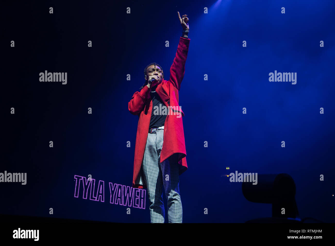 Tyla yaweh jumps into crowd hi-res stock photography and images - Alamy