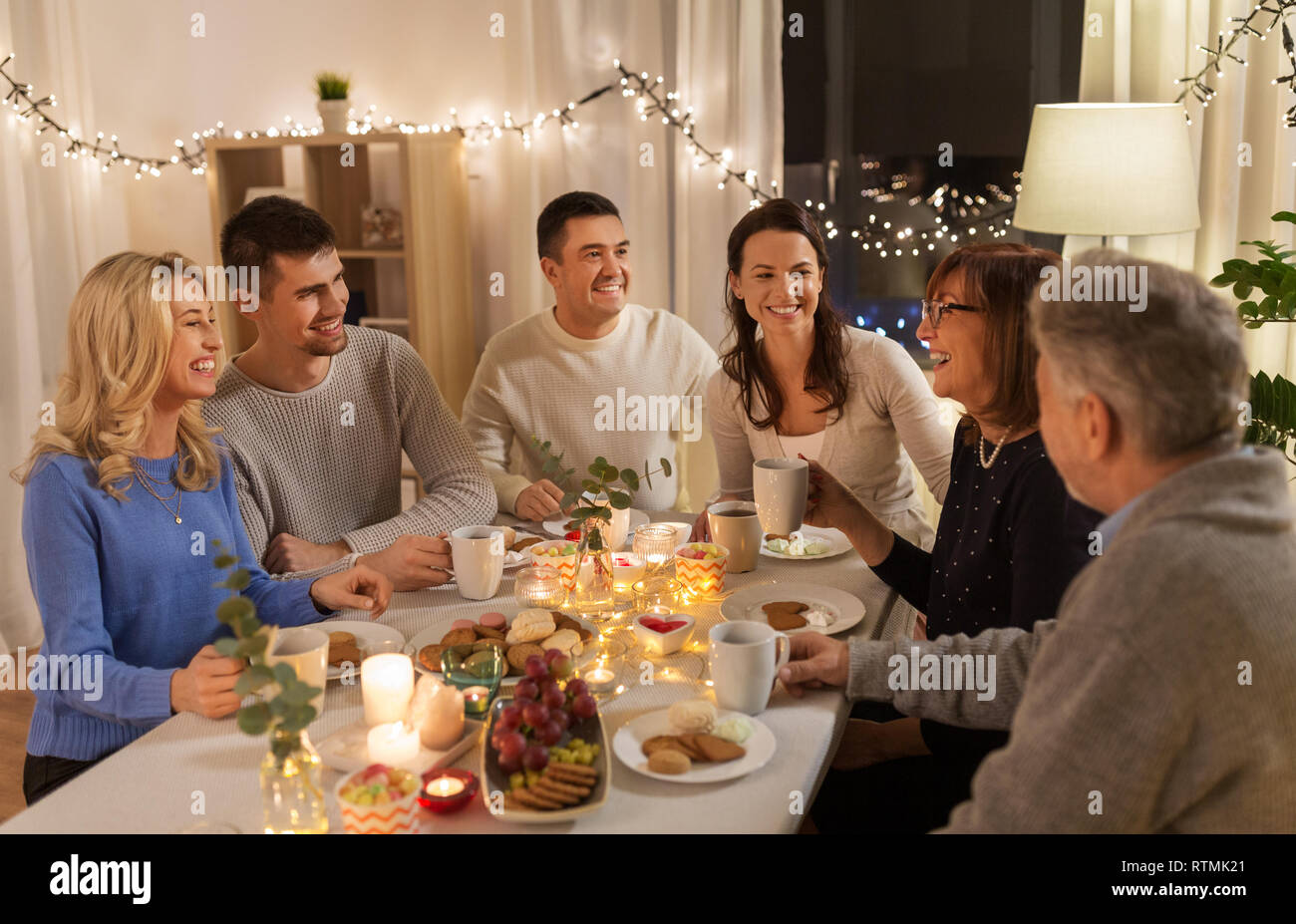 Tea party gathering hi-res stock photography and images - Alamy