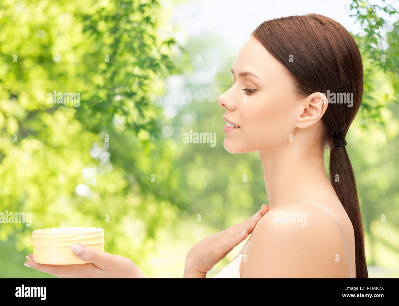 Woman cream beauty chest hi-res stock photography and images - Alamy