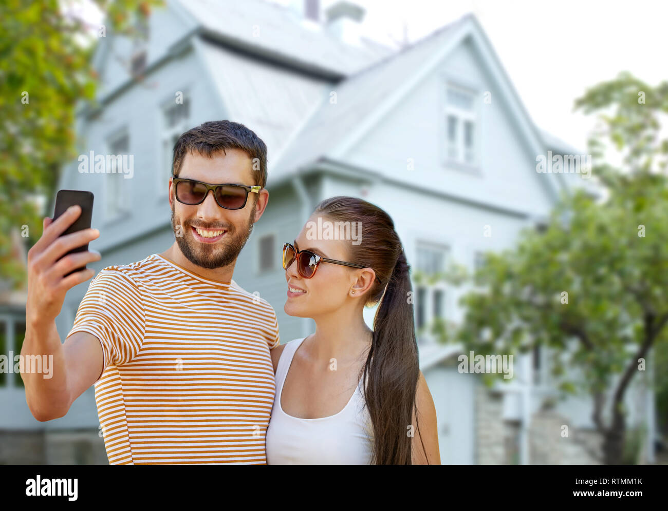 Summer residental house hi-res stock photography and images - Alamy