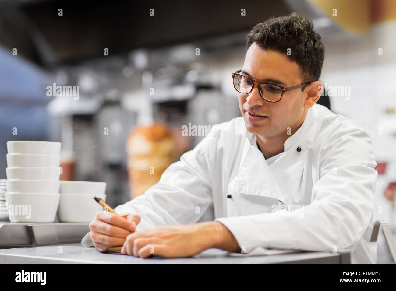 chef at kebab shop or fast food restaurant Stock Photo - Alamy