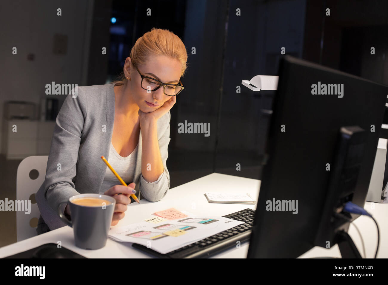 Working user hi-res stock photography and images - Alamy