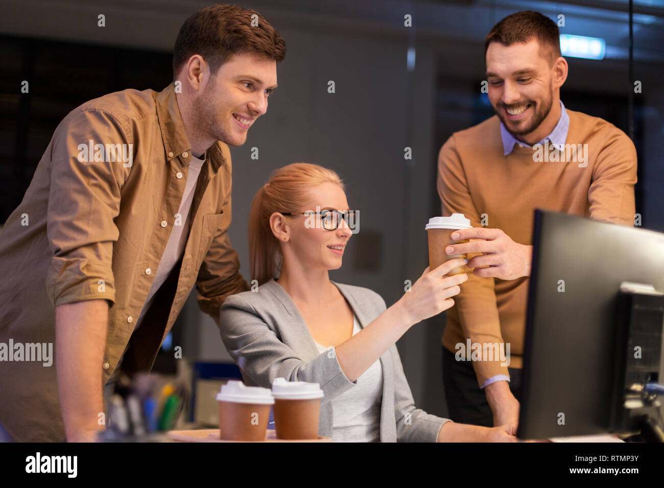 Business people takeaway coffee hi-res stock photography and images - Alamy
