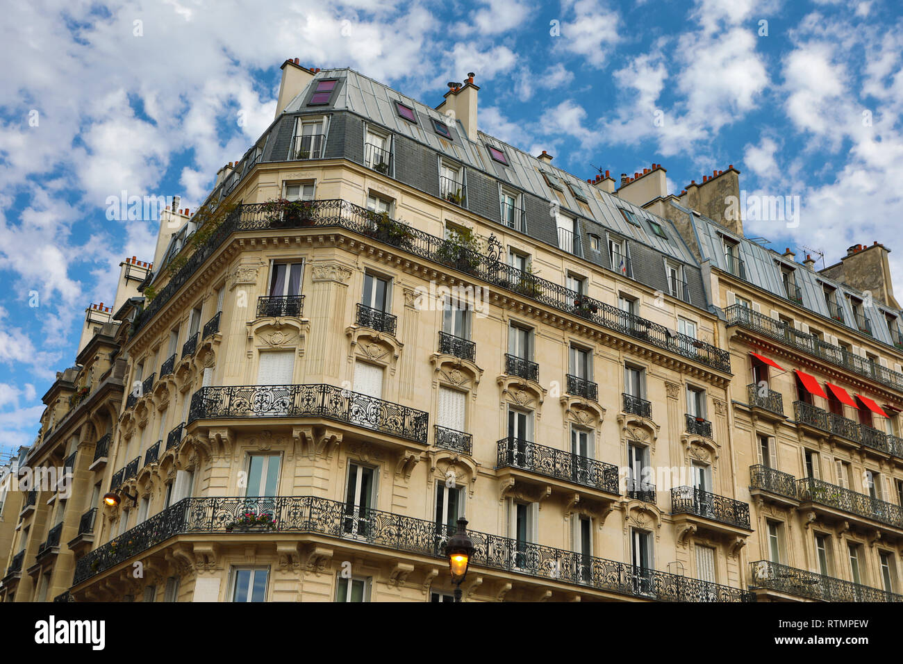 Facade of a traditional living building in Paris, France Stock Photo ...