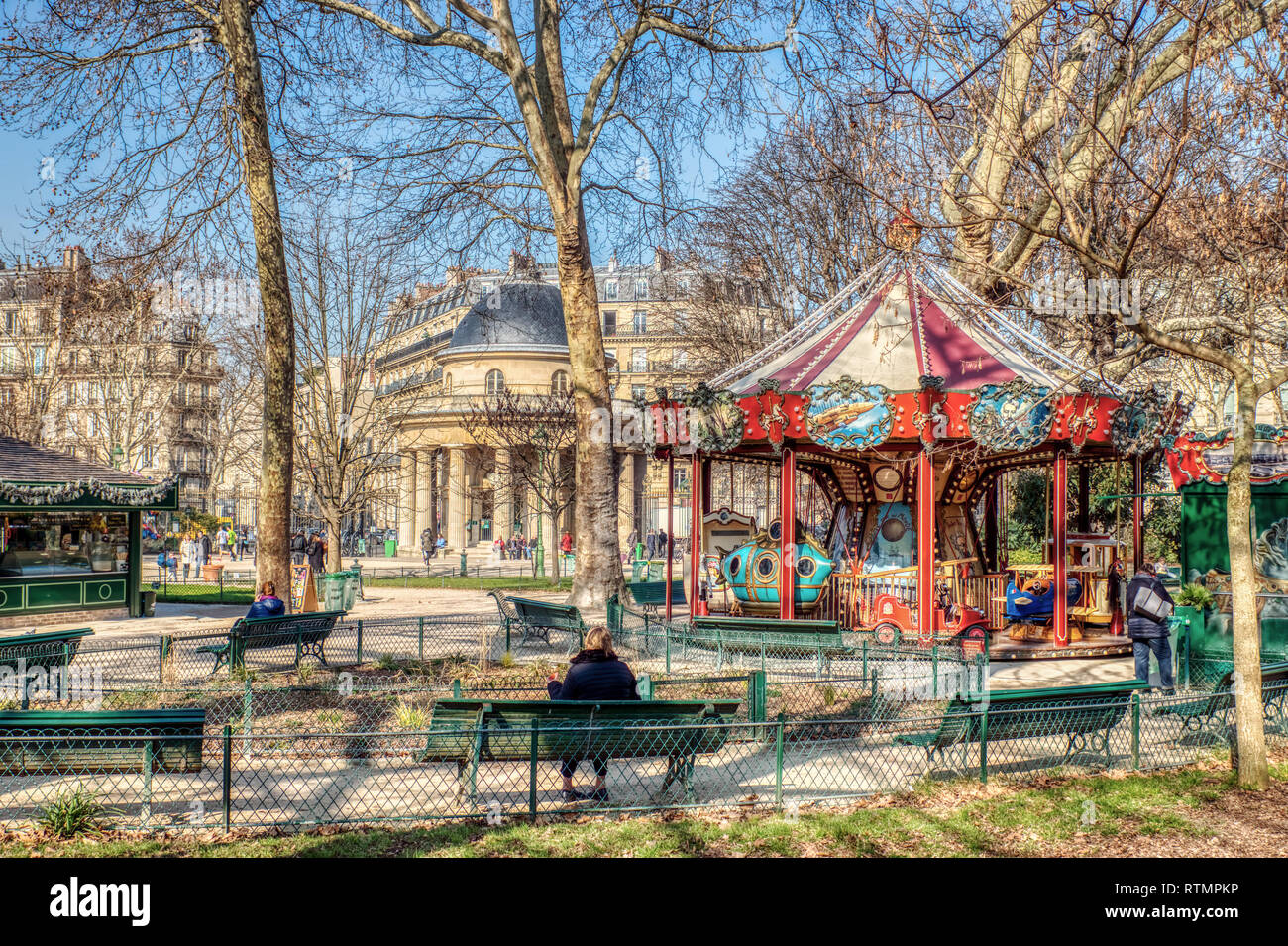 Parc Monceau panorama in winter - Paris Stock Photo - Alamy