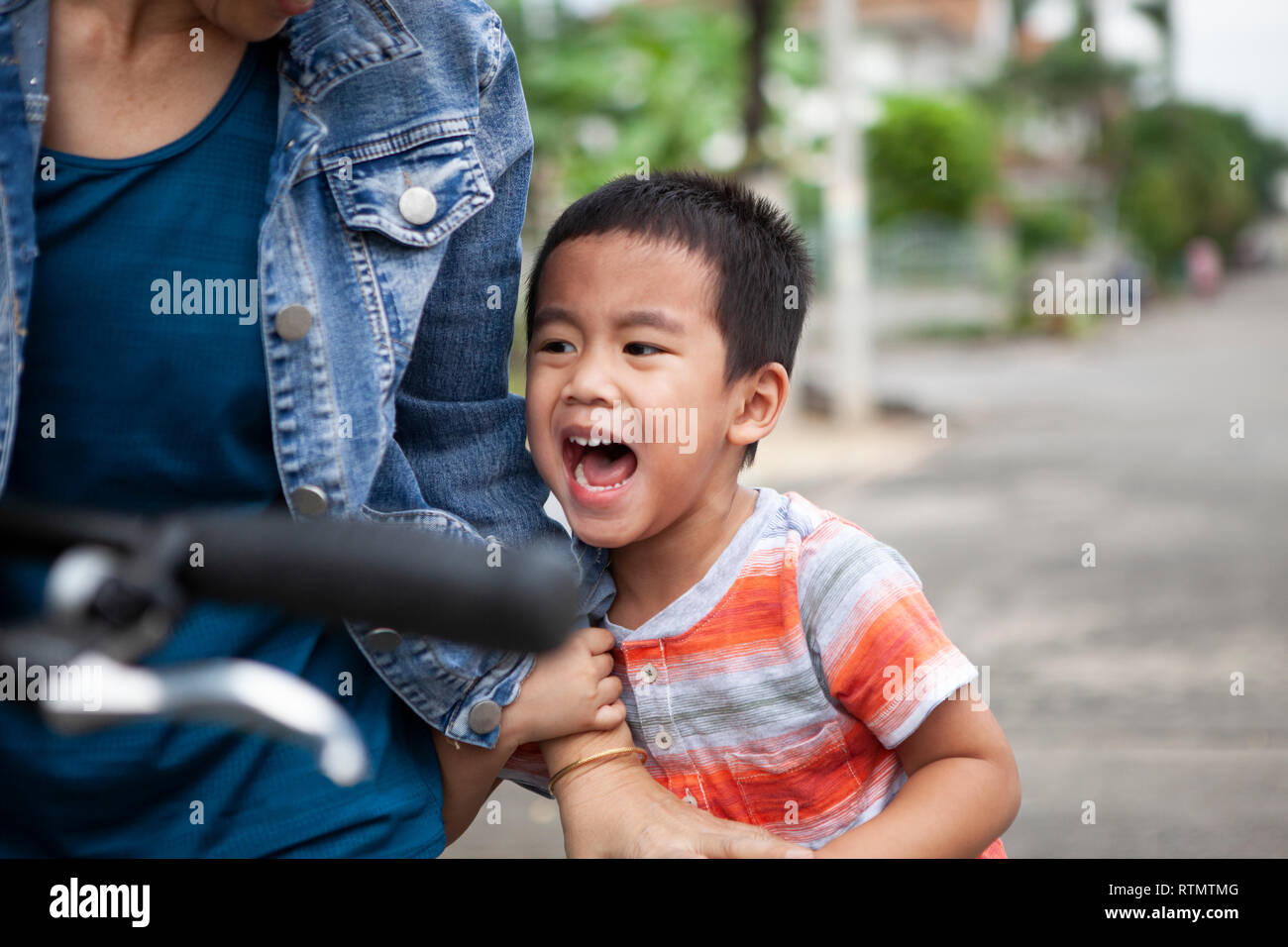 close up face of asian children crying with sad emotion Stock Photo - Alamy