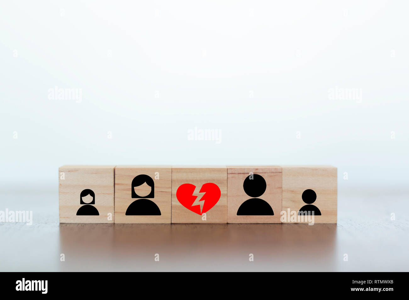 Broken family hi-res stock photography and images - Alamy