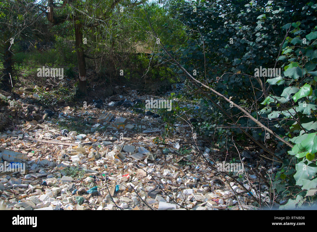 Cambodia garbage dump hi-res stock photography and images - Alamy