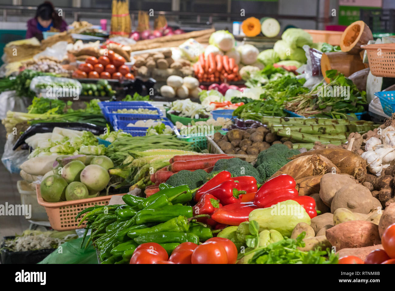 Assorted vegetables in a market in Chengdu, China Stock Photo - Alamy