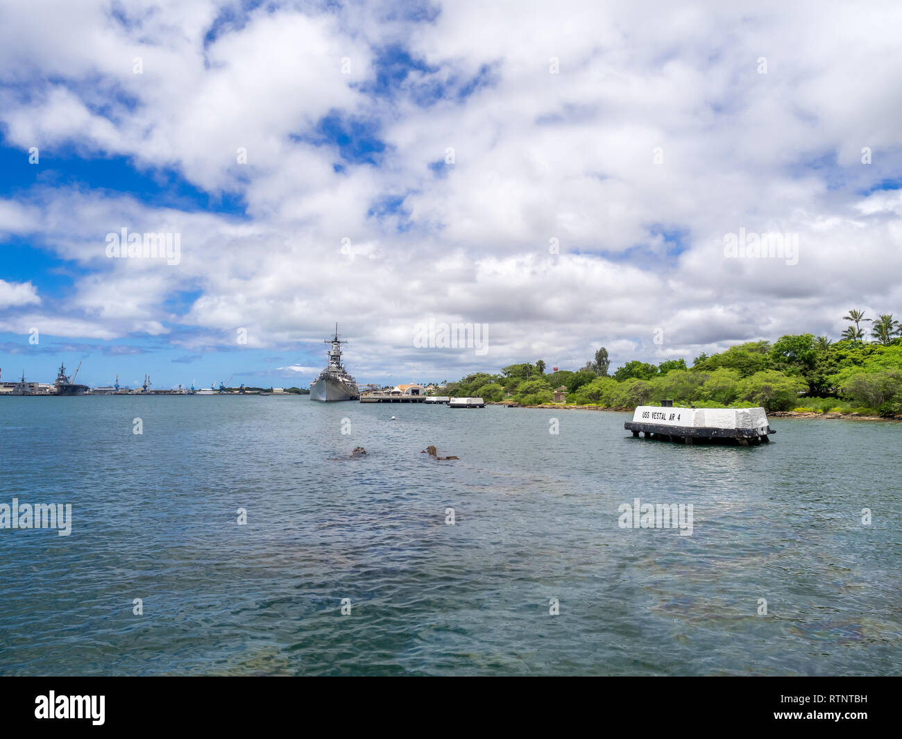 USS Missouri battleship museum and USS Arizona Memorial on August 5 ...