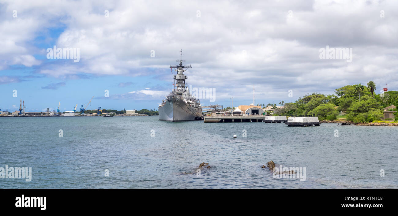 USS Missouri battleship museum and USS Arizona Memorial on August 5 ...