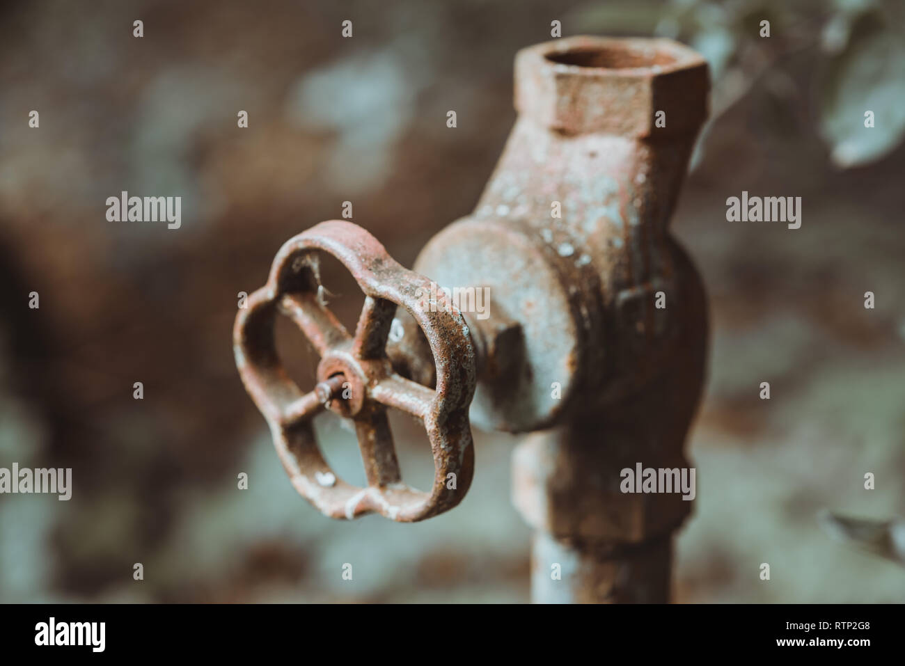 Metal flange joint hi-res stock photography and images - Alamy