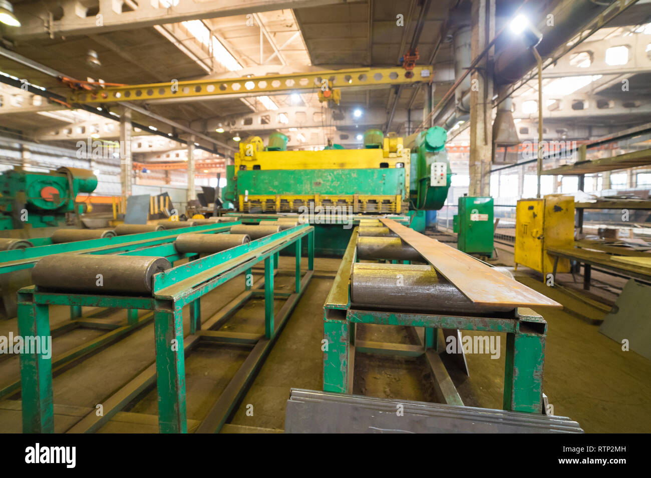 Manual assembly line hi-res stock photography and images - Alamy