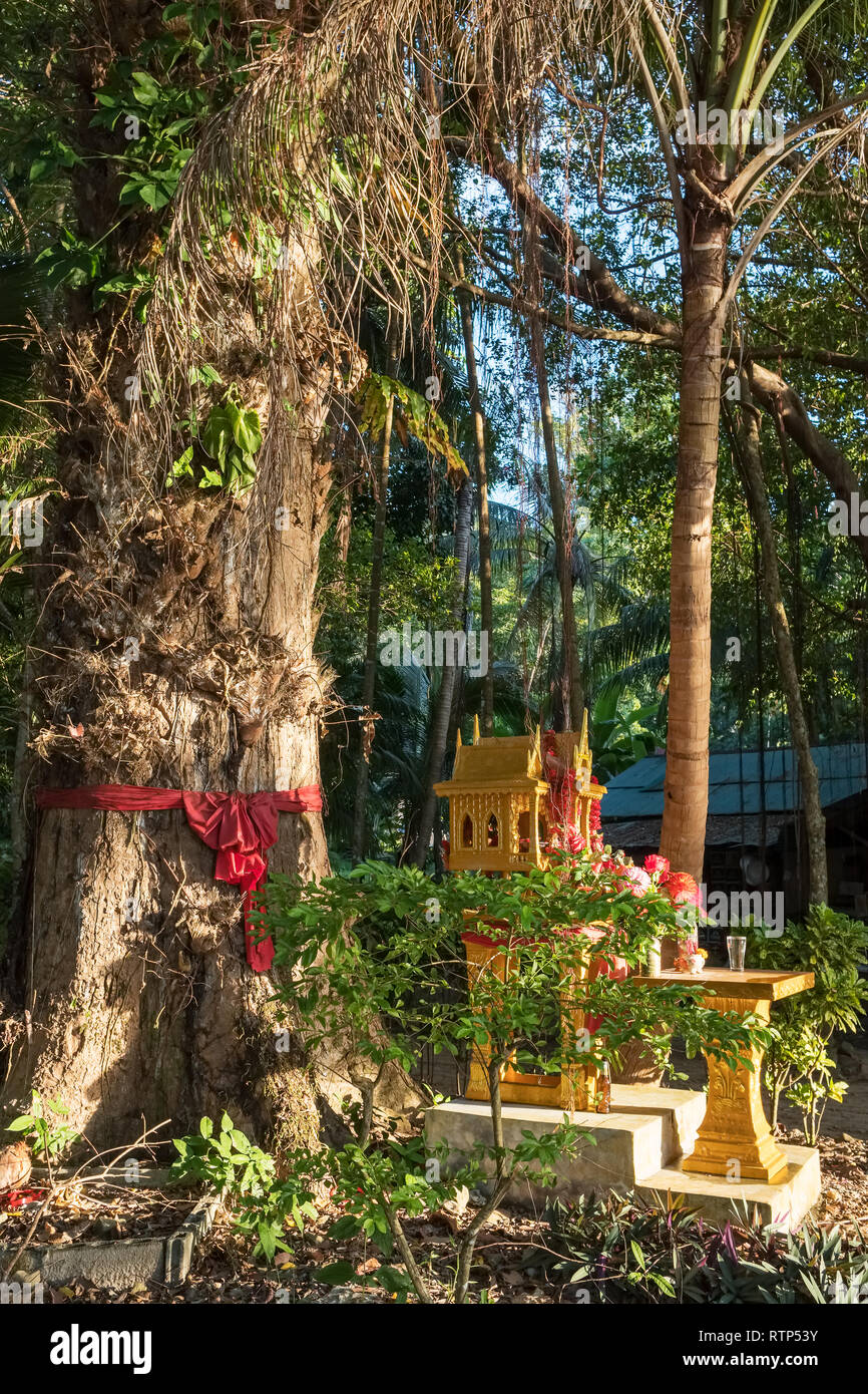 Beautiful thai outdoor spirit hi-res stock photography and images - Alamy