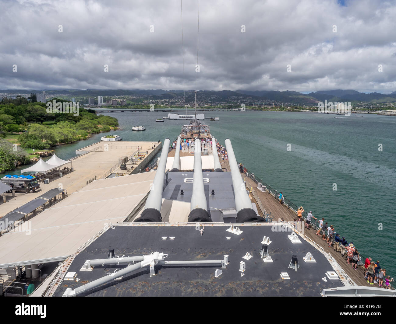 The USS Missouri battleship on August 5, 2016 in Pearl Harbor, USA ...