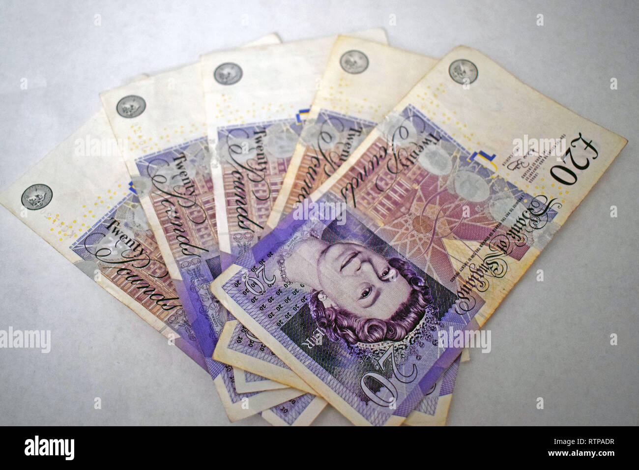 Money ponds notes hi-res stock photography and images - Alamy