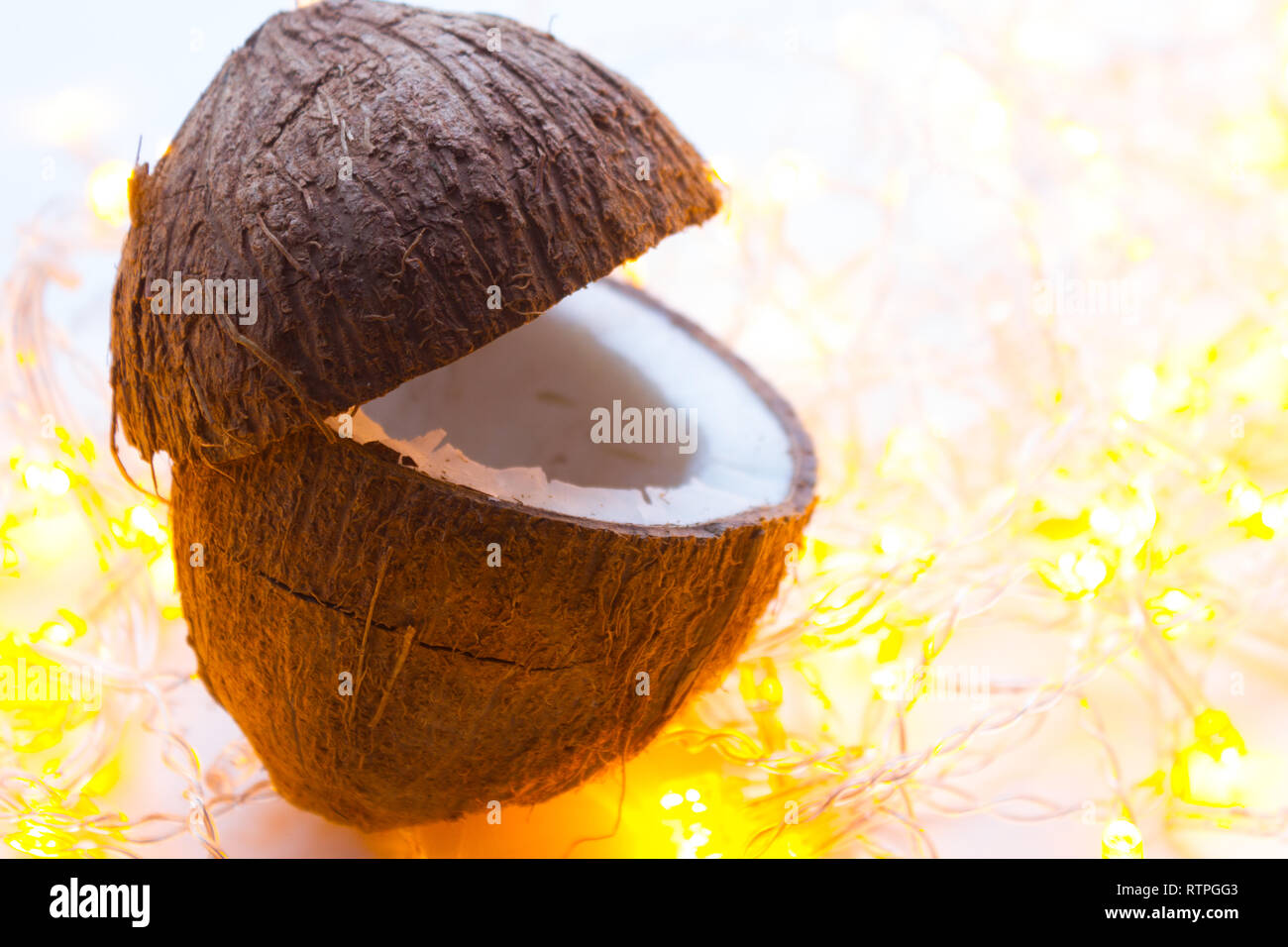 Coconut leaf garland hi-res stock photography and images - Alamy