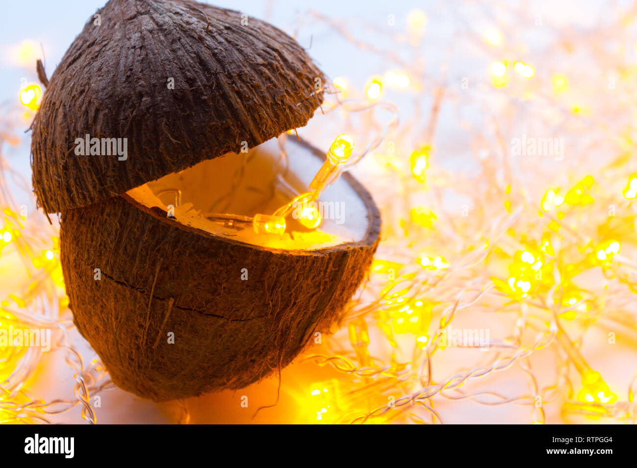 Coconut leaf garland hi-res stock photography and images - Alamy
