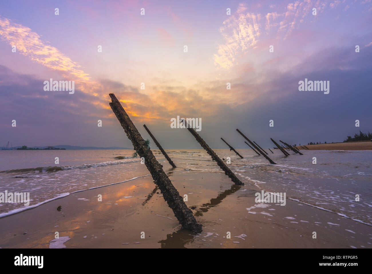Anti landing hi-res stock photography and images - Alamy