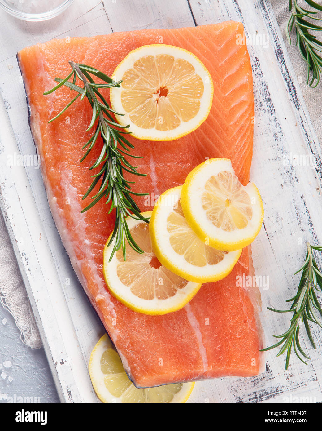 Raw salmon fillet. Fresh fish. Top view Stock Photo - Alamy
